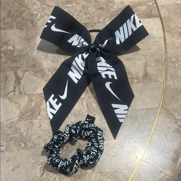 Nike | Accessories | Nike Logo Hair Bow And Scrunchie Set Black And ...